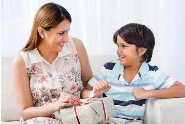 5 Reasons Why Tiffin Boxes Make Great Gifts | Vaya